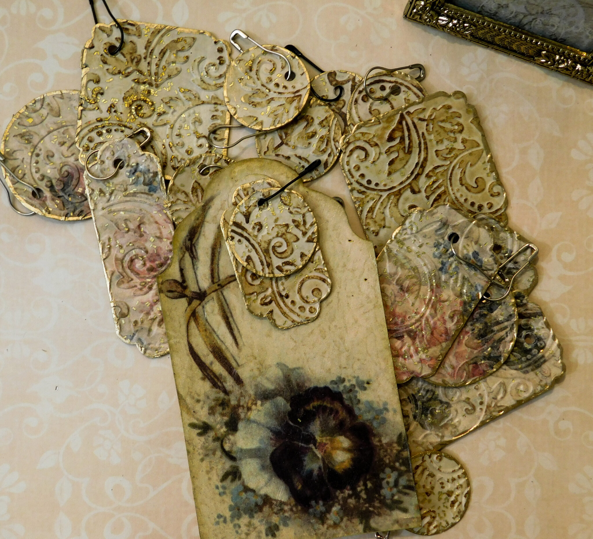 Mary Ferrari Graphic Design – What Can You Create?